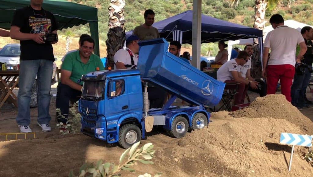 10 Large Scale RC Trucks and Trailers – The Grizzled